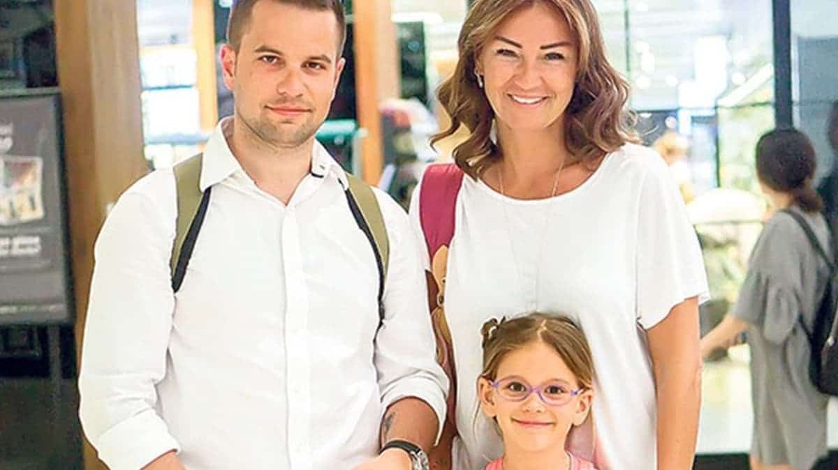 Pınar Altuğ ve Ailesinin Telefonların Bile Çekmediği Bir Yerde ...